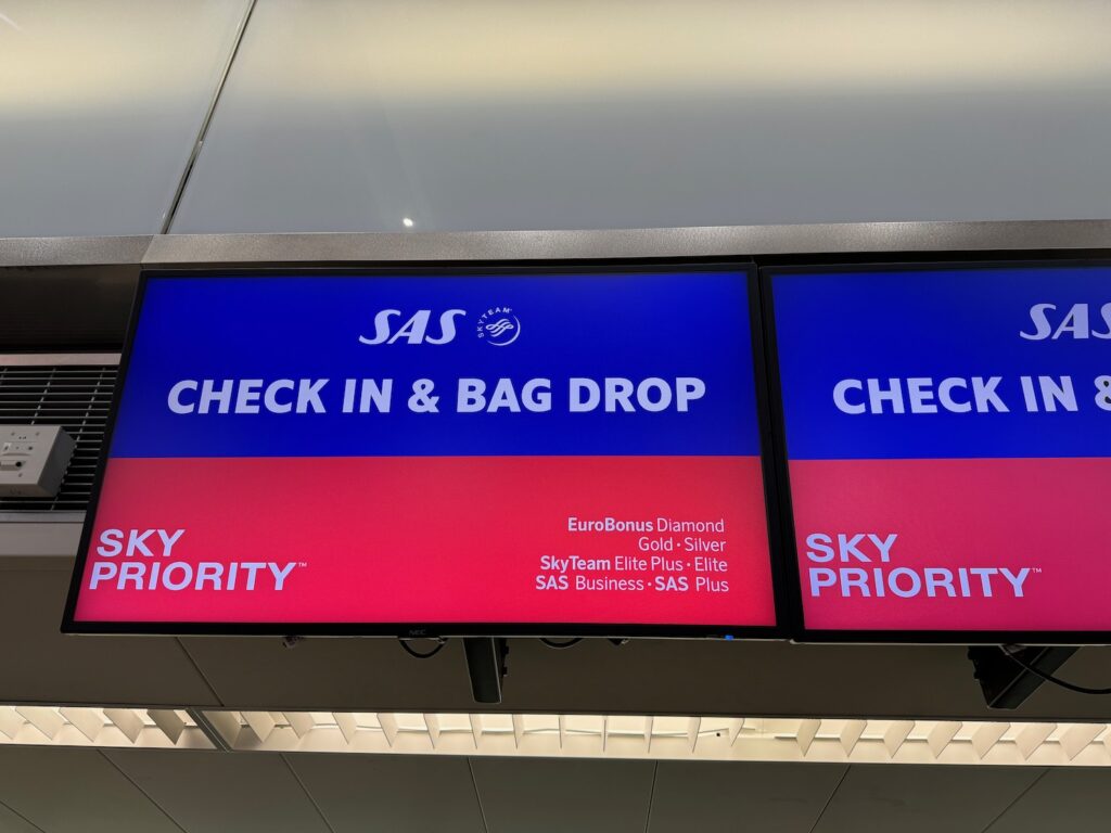 Review: SAS A330-300 Business Class - Live and Let's Fly