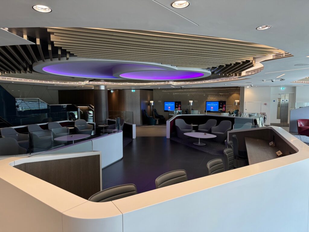 Qatar Airways Lounge London Review: Worth Visiting?