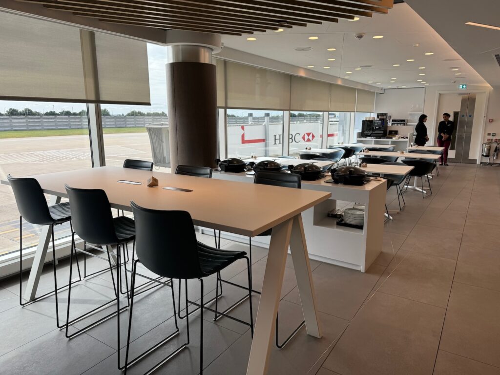 Review: Qatar Airways Frequent Flyer Lounge London Heathrow (LHR - T4 ...