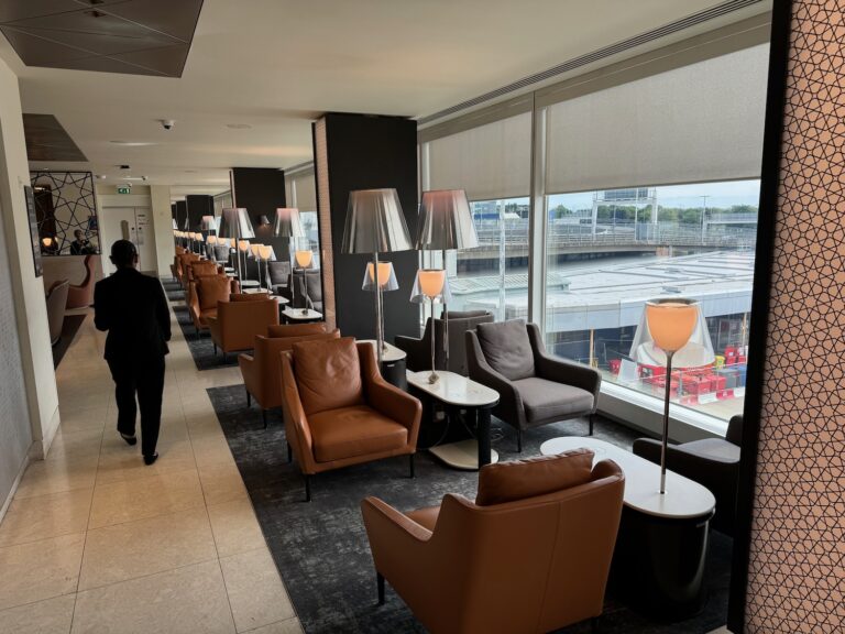 Review: Qatar Airways Premium Lounge London (LHR - T4) - Live and Let's Fly