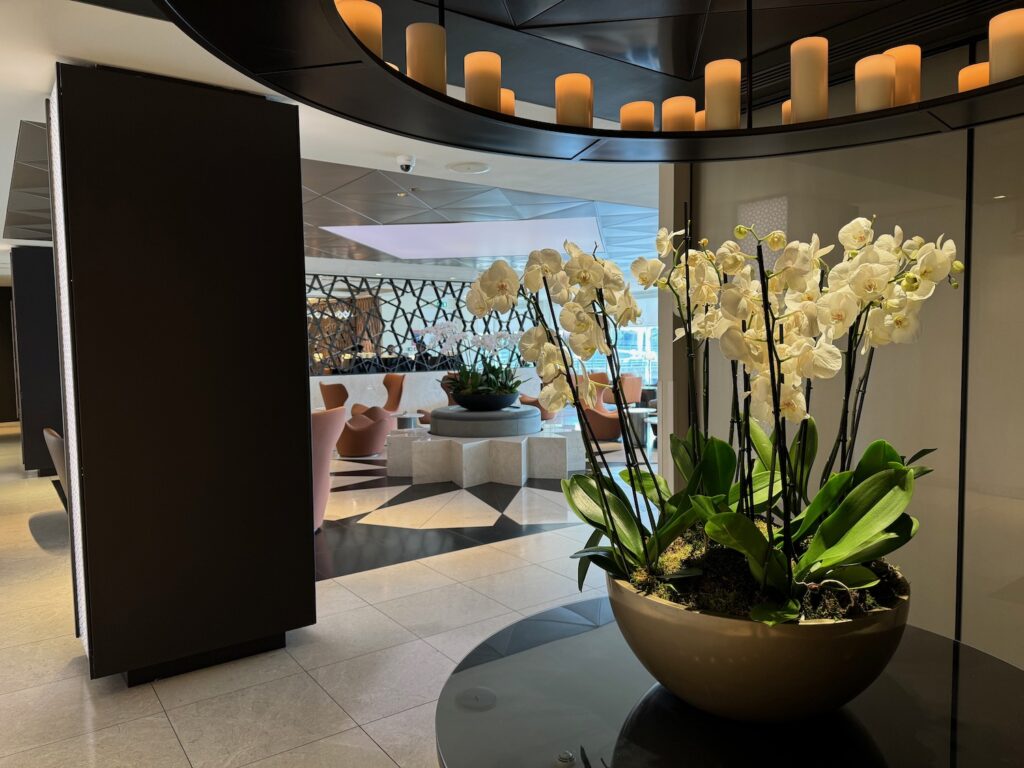 Review: Qatar Airways Premium Lounge London (LHR - T4) - Live and Let's Fly