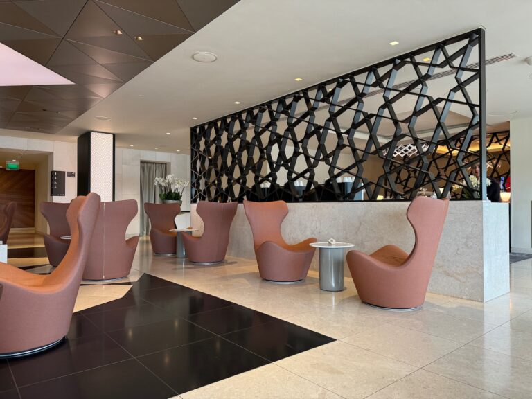 Qatar Airways London Lounge Review: LHR in 2025