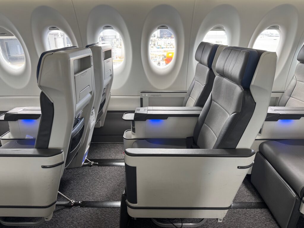 Review: Breeze Airways A220-300 Ascent Class Pittsburgh - Los Angeles ...