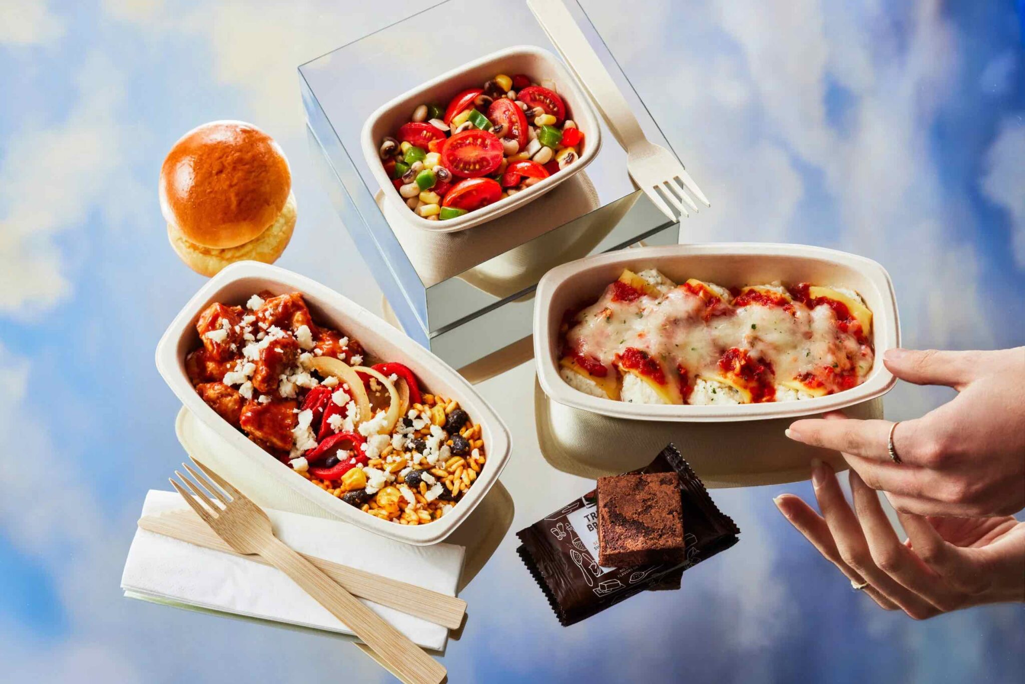 Delta Adds Meal Pre-Selection Perk for Comfort+ Passengers - Live and ...