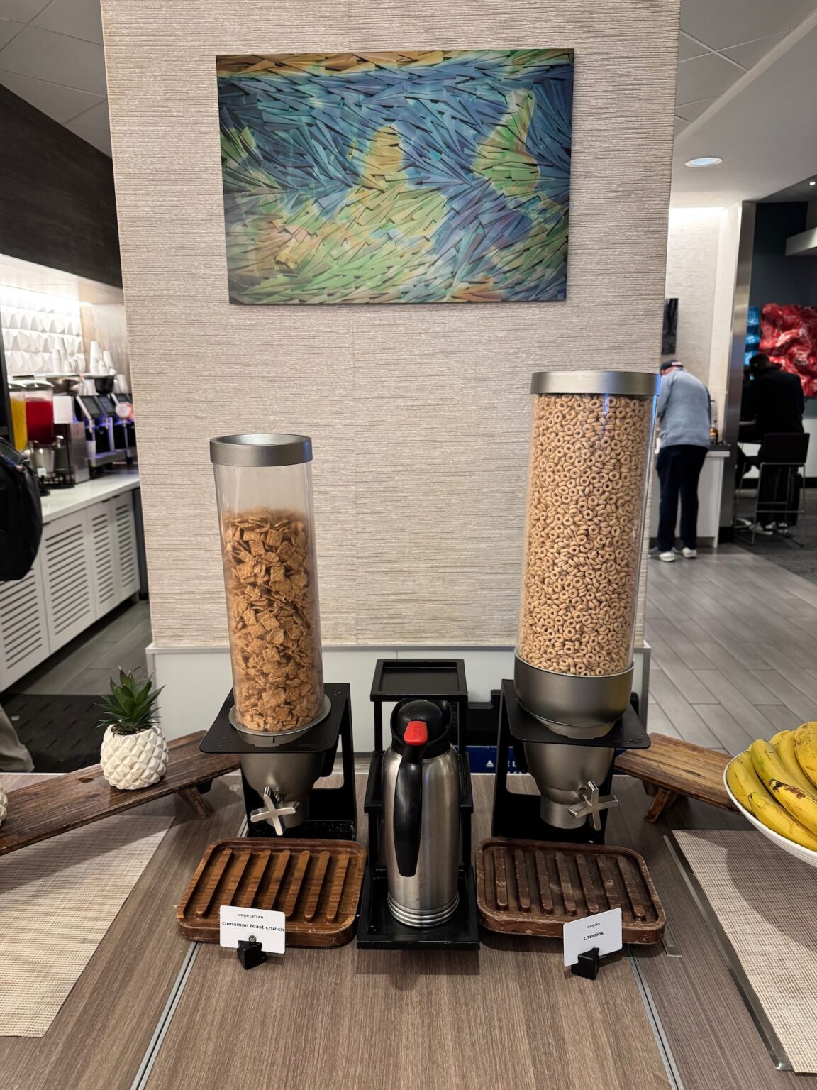 Review: Delta Sky Club Atlanta (ATL) - Concourse T - Live and Let's Fly