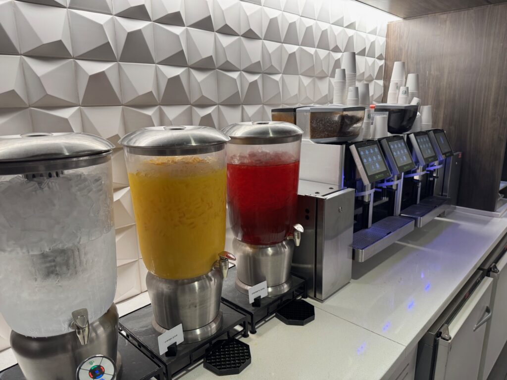 Review: Delta Sky Club Atlanta (ATL) - Concourse T - Live and Let's Fly