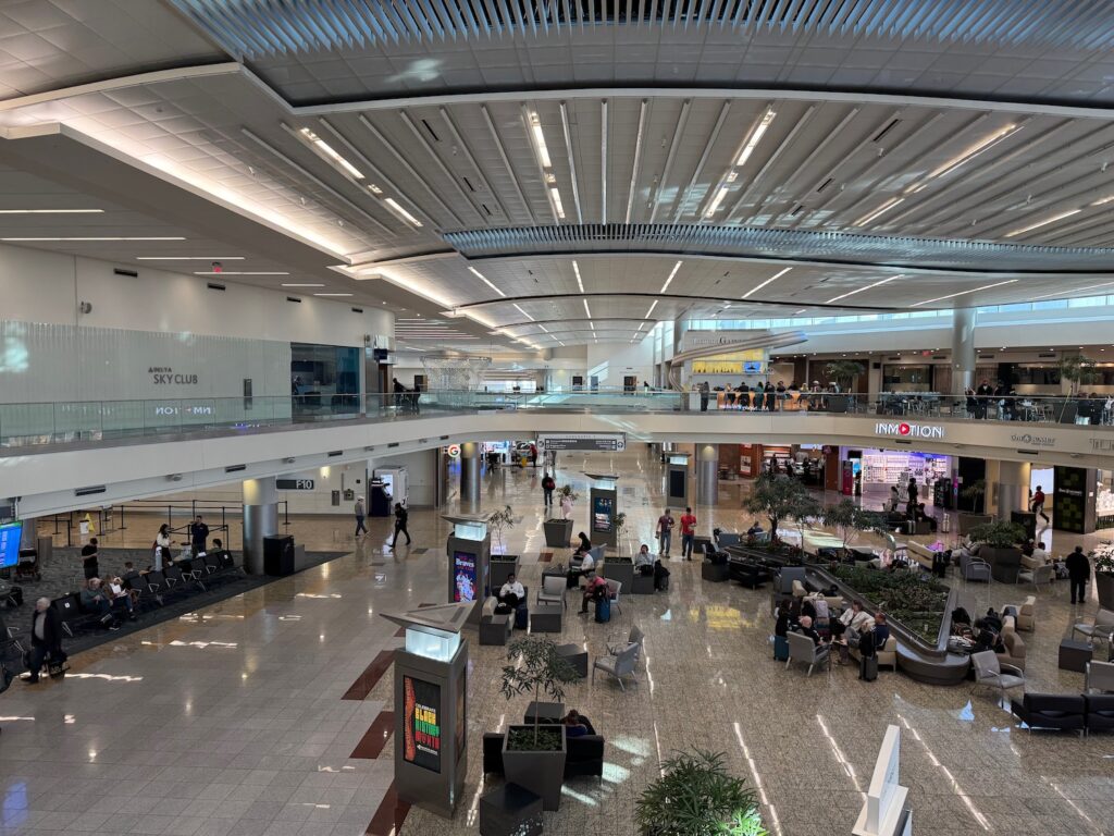 Review: Delta Sky Club Atlanta (ATL) – Concourse F - Live and Let's Fly