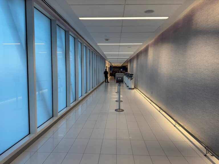 Review: Delta Sky Club Atlanta (ATL) – Concourse B (Now With Grab and ...
