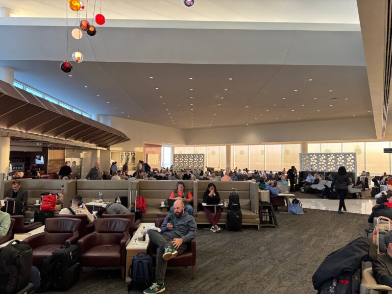 Review: Delta Sky Club Atlanta (ATL) – Concourse B (Now With Grab and ...