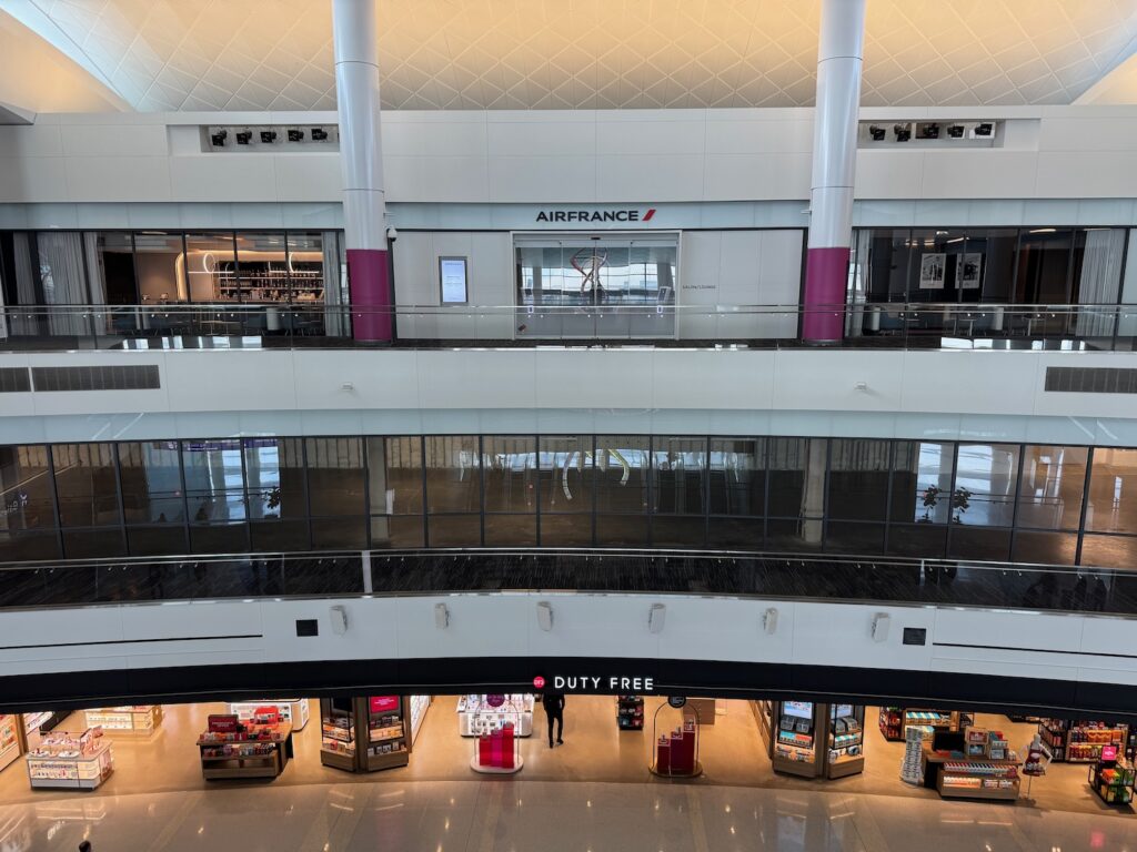 Review: Air France Lounge Los Angeles (LAX) - A Delightful Experience ...