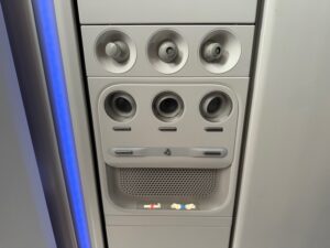 Review: JetBlue A321LR Economy Class (Paris - New York) - Live and Let ...