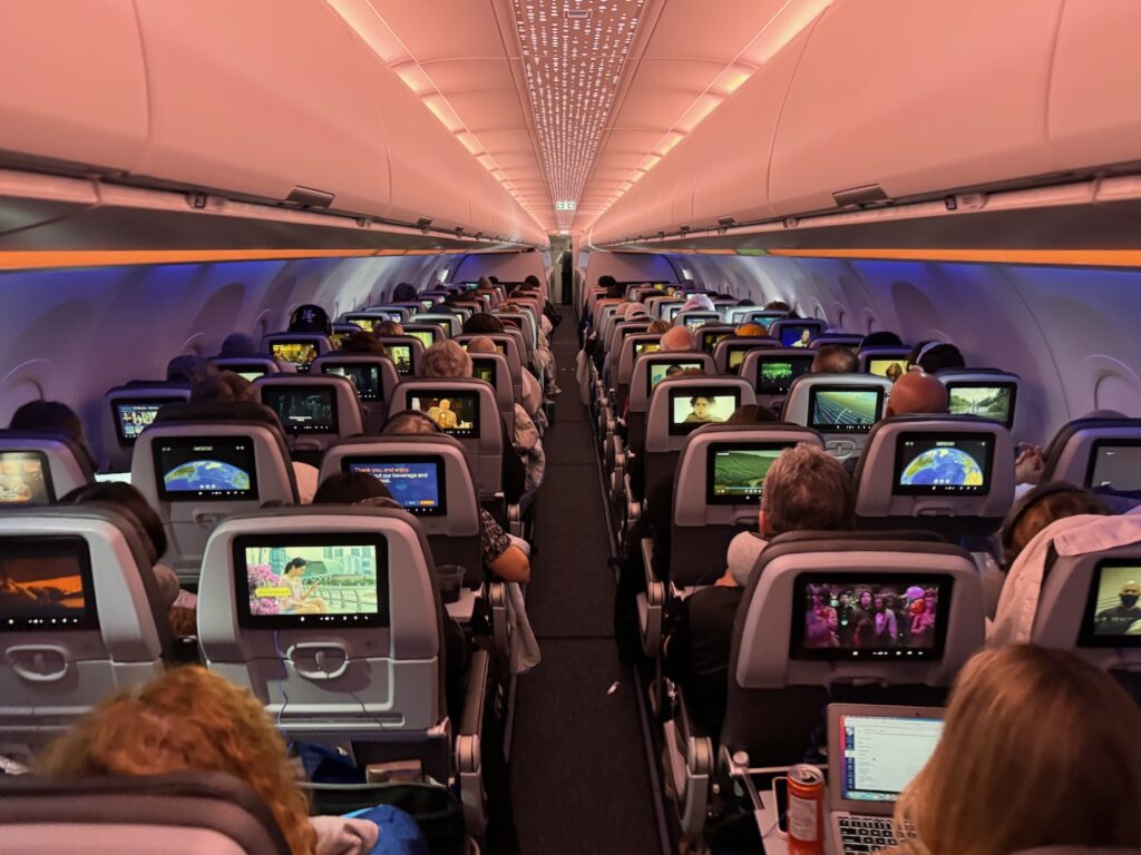 Review: JetBlue A321LR Economy Class (Paris - New York) - Live and Let ...