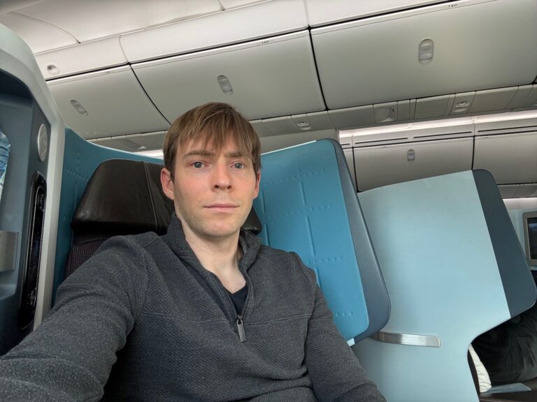 Review: KLM 787-10 Business Class (Amsterdam – Los Angeles) - Live and ...
