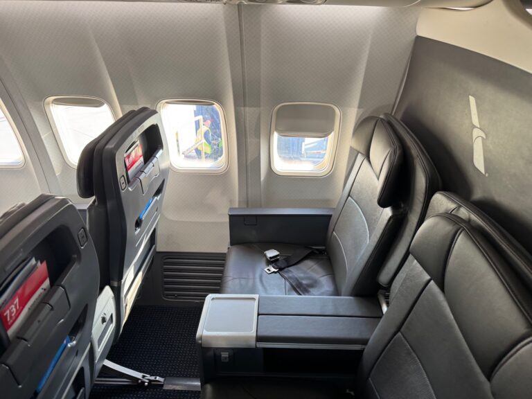 Review: American Airlines 737-800 First Class Los Angeles - Pittsburgh ...