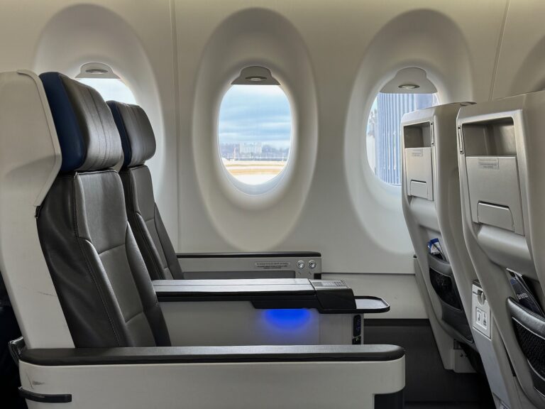 Review: Breeze Airways A220-300 Ascent Class Pittsburgh - Los Angeles ...