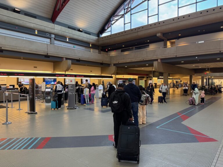 Review: Breeze Airways A220-300 Ascent Class Pittsburgh - Los Angeles ...