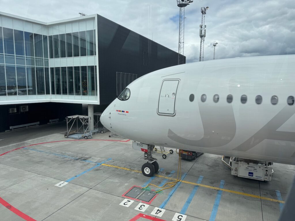 Review: SAS A350-900 Premium Economy Class - Live and Let's Fly