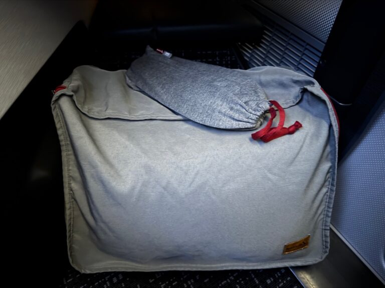 Review: American Airlines' New "78P" Business Class (Chicago - London ...