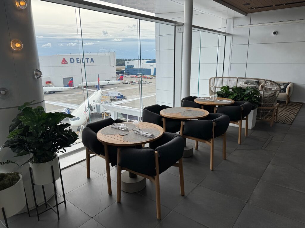 Review: Delta One Lounge Seattle (SEA) - Live and Let's Fly