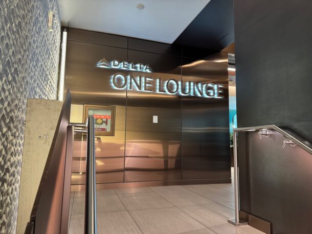 Review: Delta One Lounge Seattle (SEA) - Live and Let's Fly