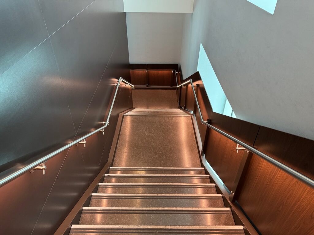 Review: Delta One Lounge Seattle (SEA) - Live and Let's Fly