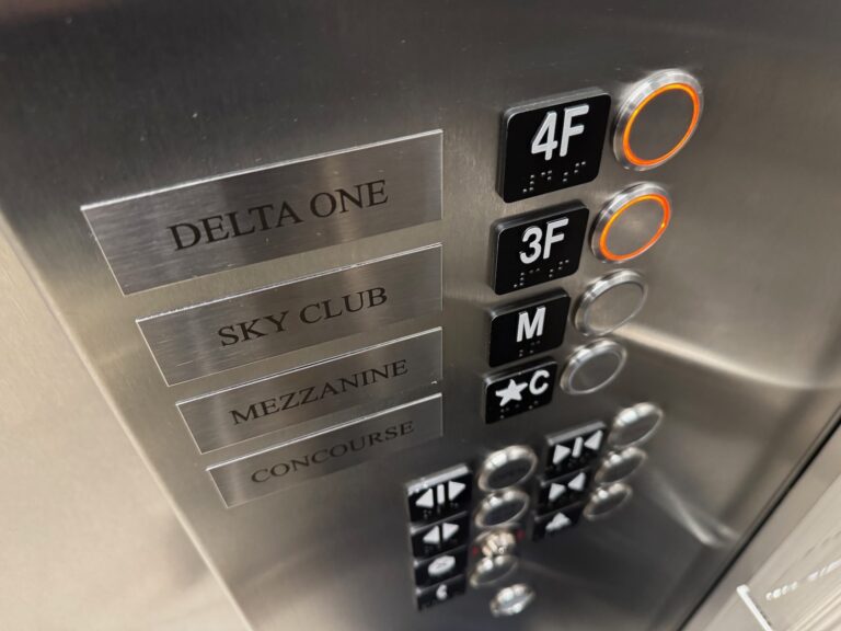 Review: Delta One Lounge Seattle (SEA) - Live and Let's Fly